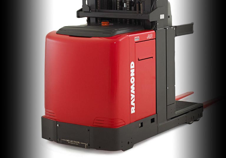 Raymond 5500 Order Picker Forklift | Order Picking